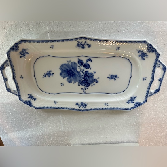 Utsuwakan | Dining | New Blue Europe China By Utsuwakan 4 Sandwich Tray ...